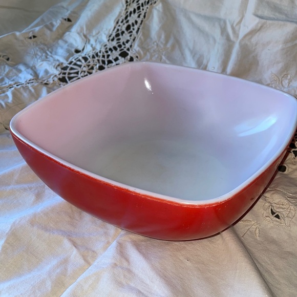 Pyrex | Kitchen | Vintage Pyrex Square Round Serving Bowl | Poshmark